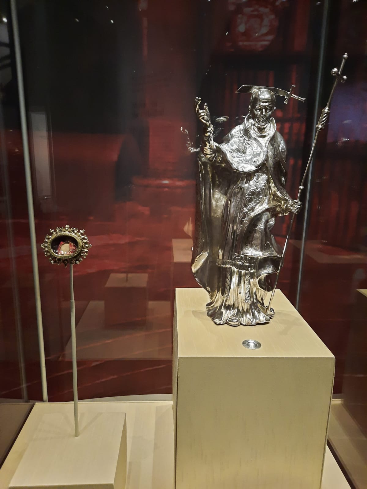 Thomas Becket: Murder and the Making of a Saint - British Museum ...