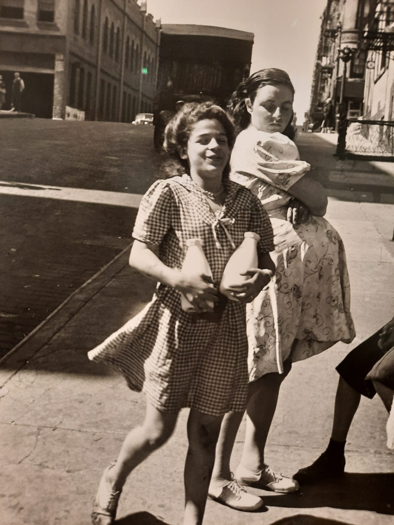 Helen Levitt: In The Street - Photographers' Gallery, London (LAST ...