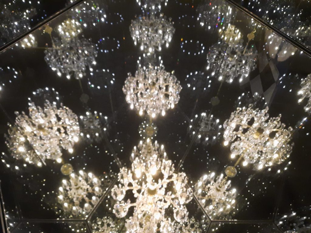 Yayoi Kusama: Infinity Mirror Rooms - Tate Modern, London – Salterton ...