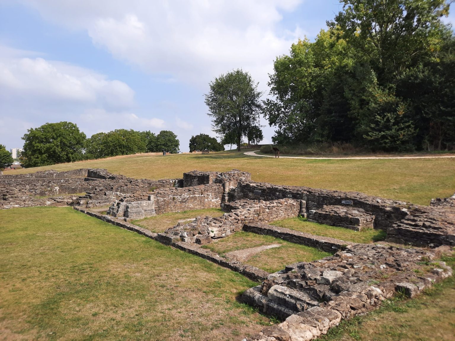 Lesnes Abbey, London – Salterton Arts Review