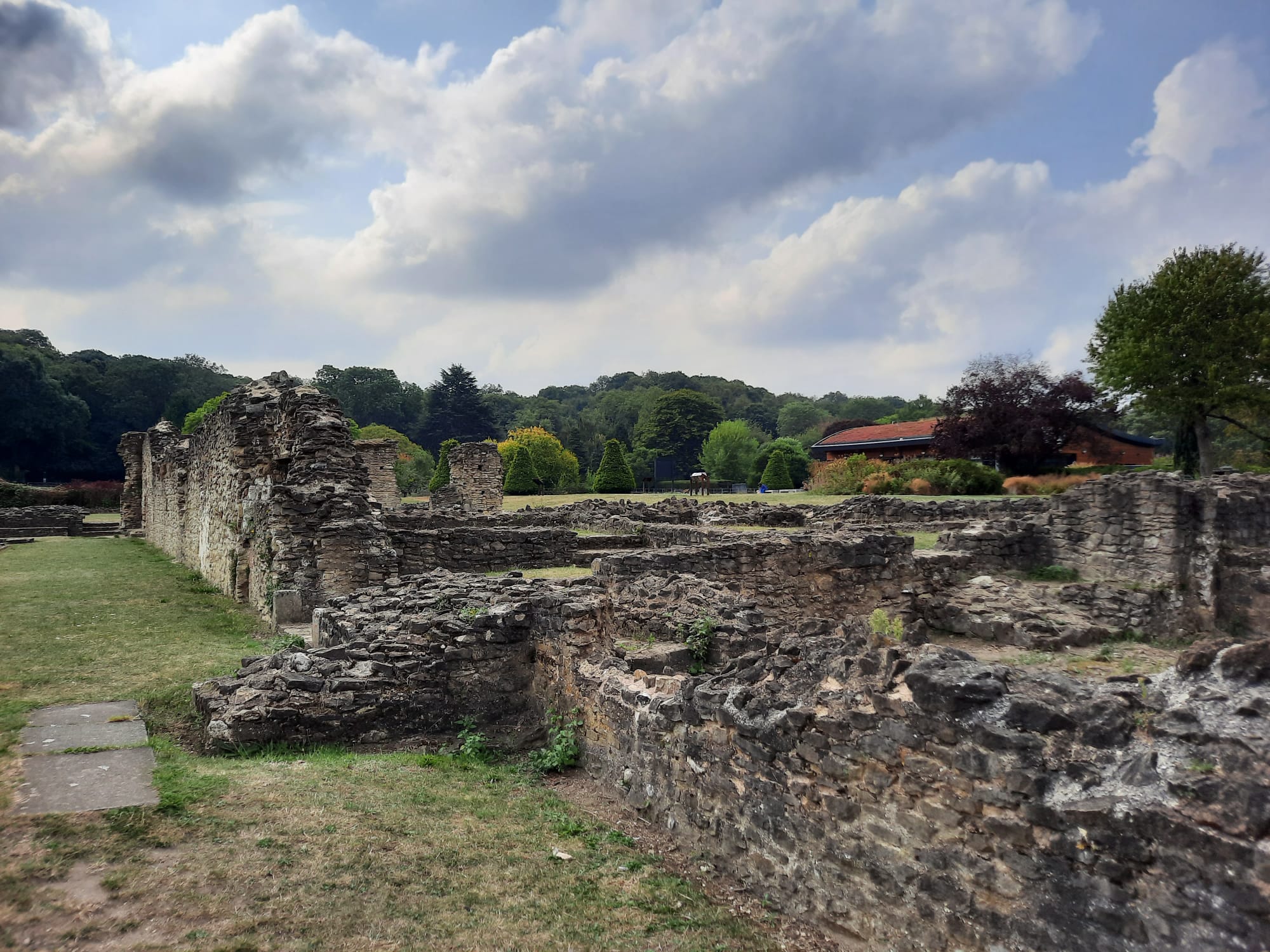 Lesnes Abbey, London – Salterton Arts Review