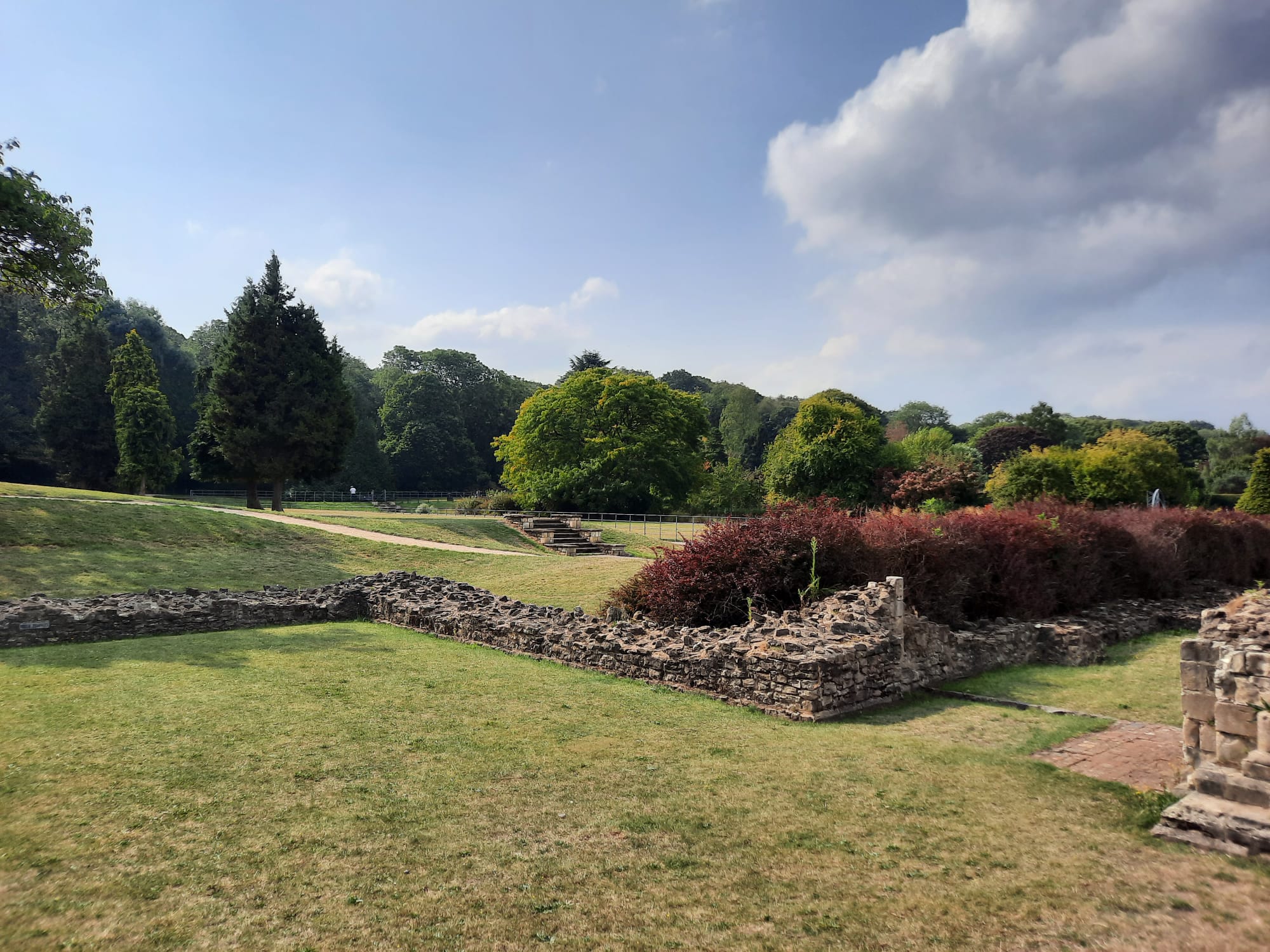 Lesnes Abbey, London – Salterton Arts Review