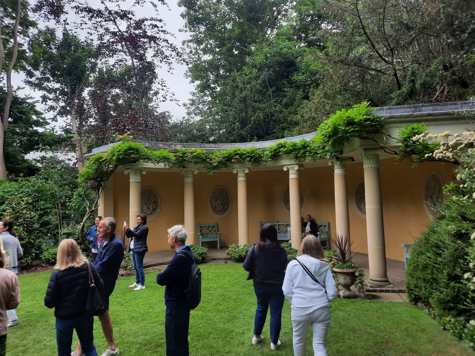 Petersham Through Its Gardens – Salterton Arts Review